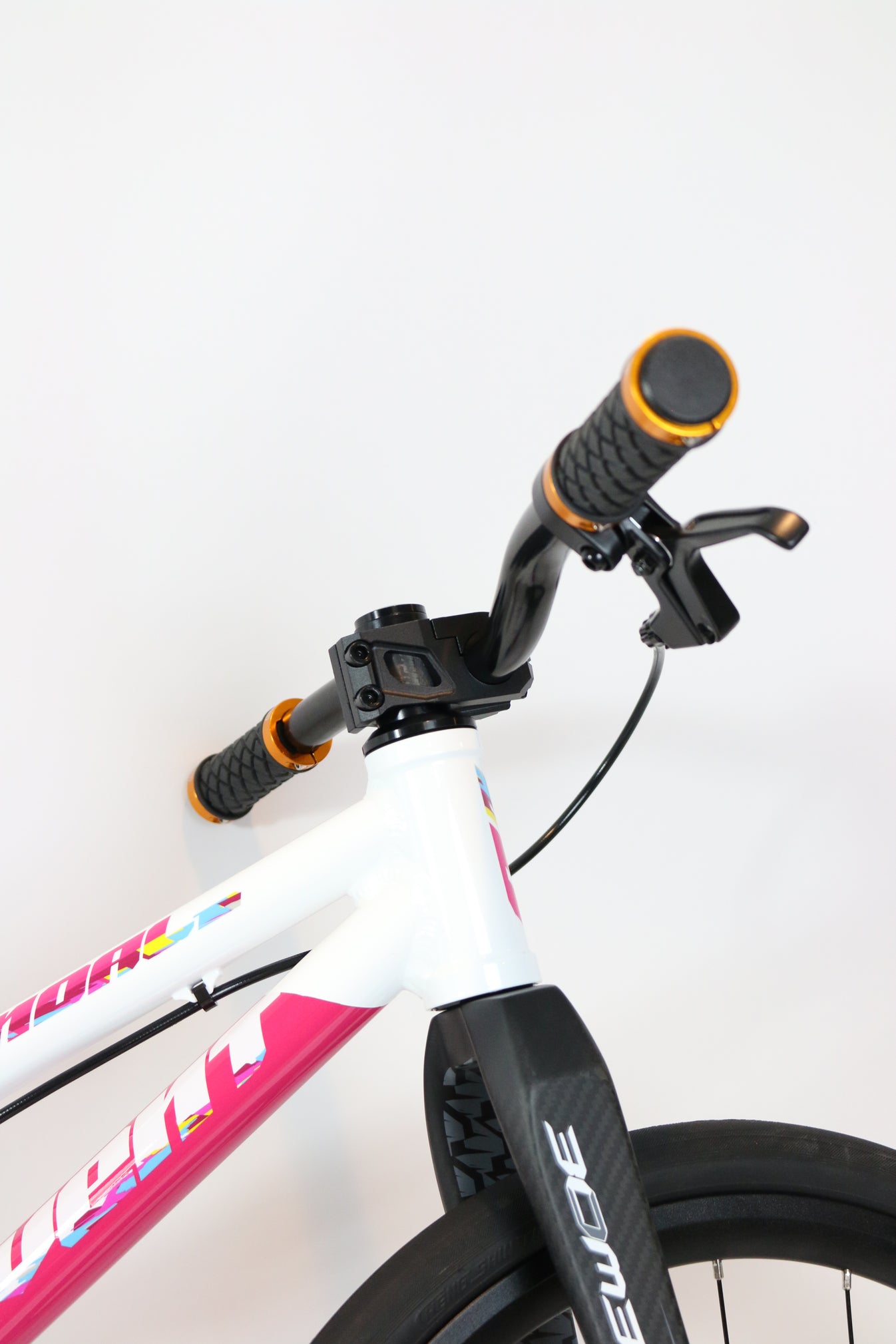 Avent Vandal BMX Race Bike – Bombshell Bikes